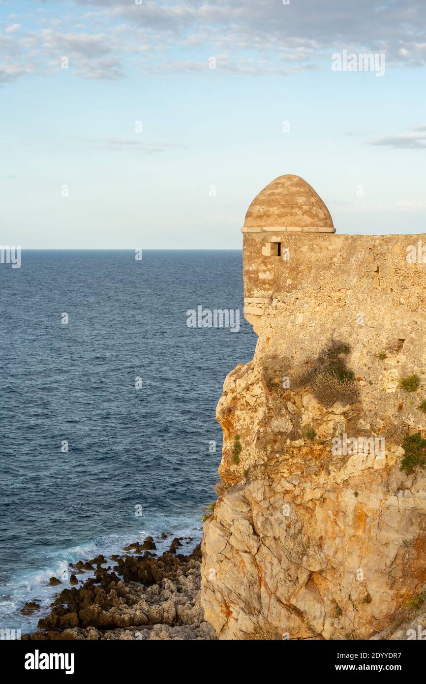 Historic city walls with watchtower hi-res stock photography and images ...