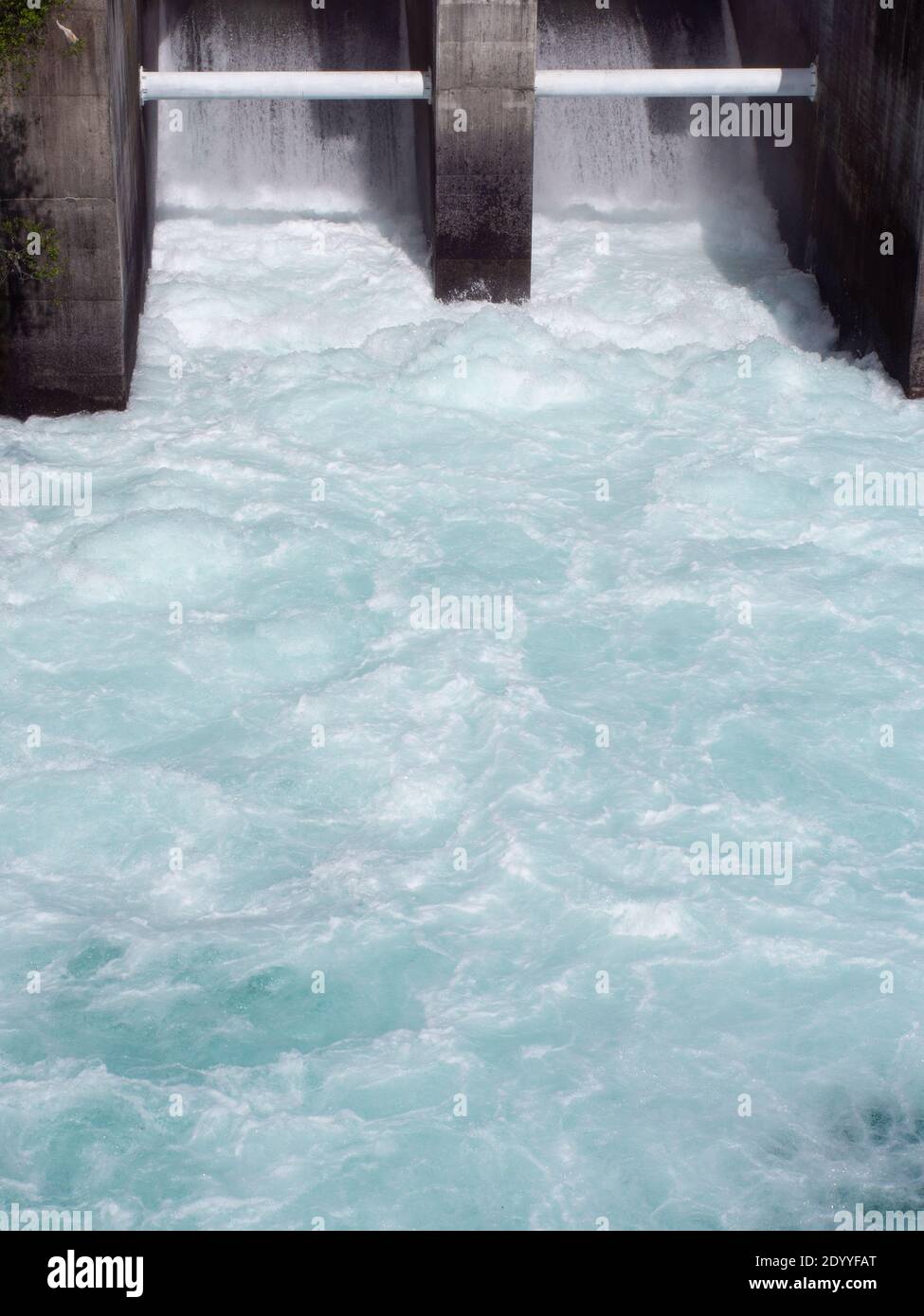 Open dam gates hi-res stock photography and images - Alamy