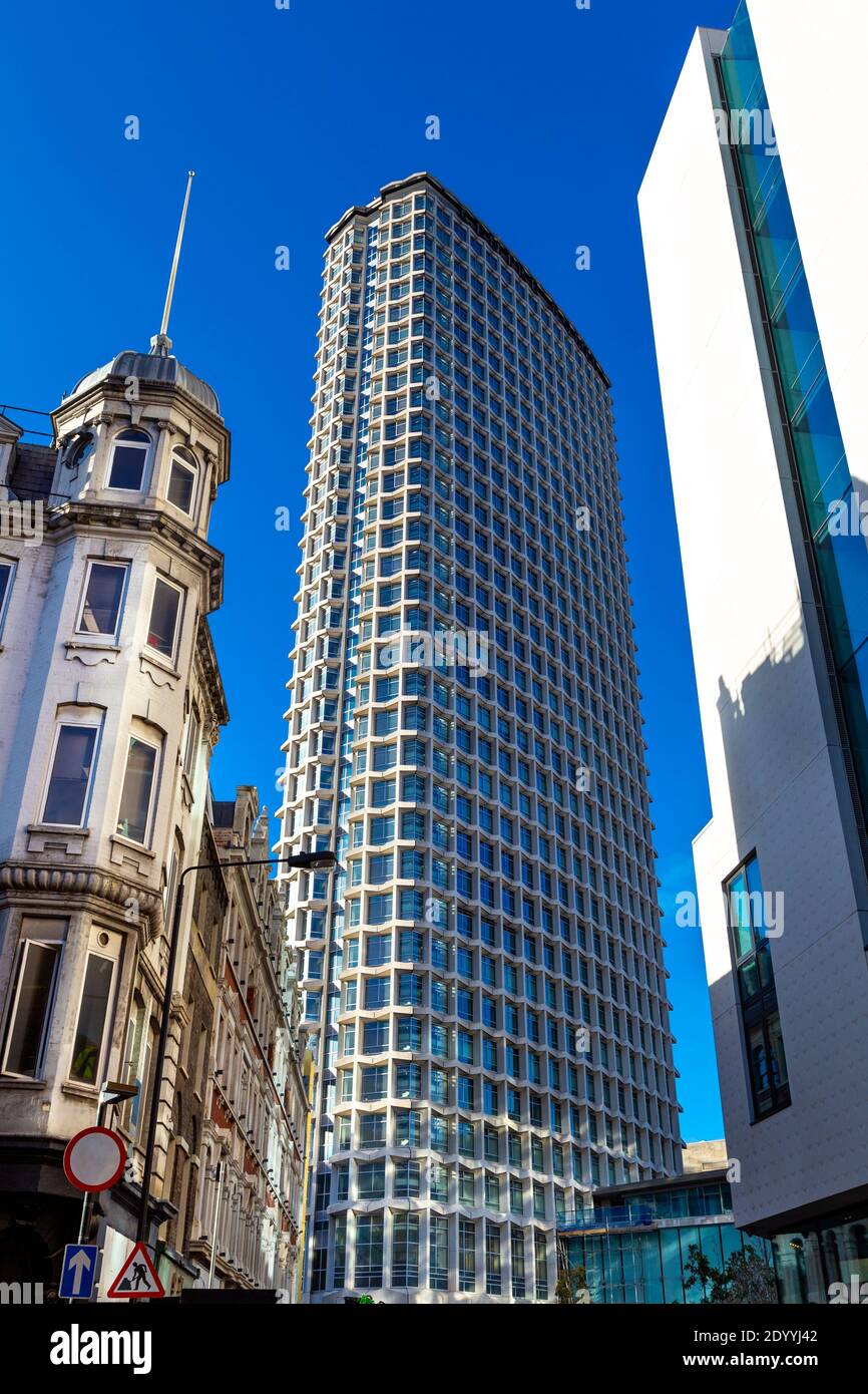 Centre point london building 1960s hi-res stock photography and images ...