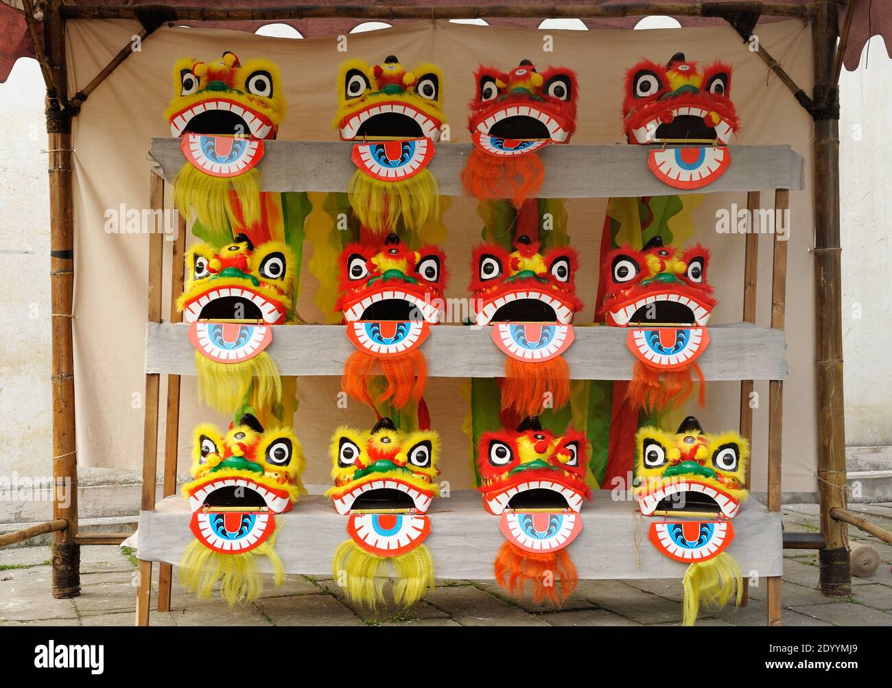 Carnival masks display street stall hi-res stock photography and images ...