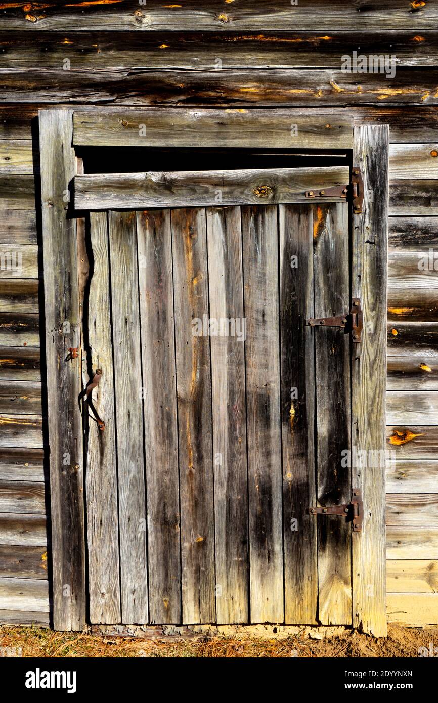 Cabin door hi-res stock photography and images - Alamy