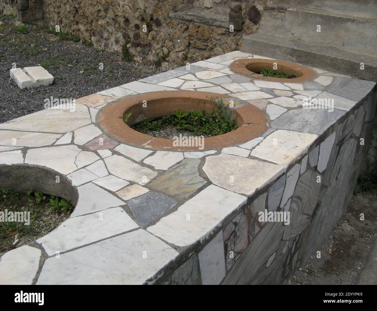 Thermopolia food counter pompeii hi-res stock photography and images ...