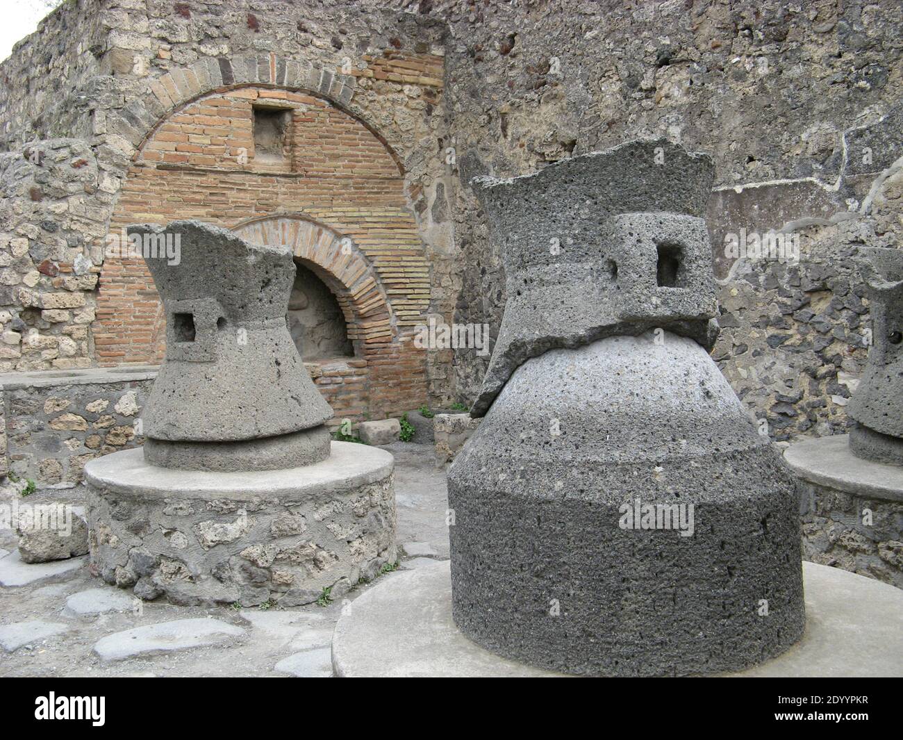 Roman bakery at pompeii hi-res stock photography and images - Alamy