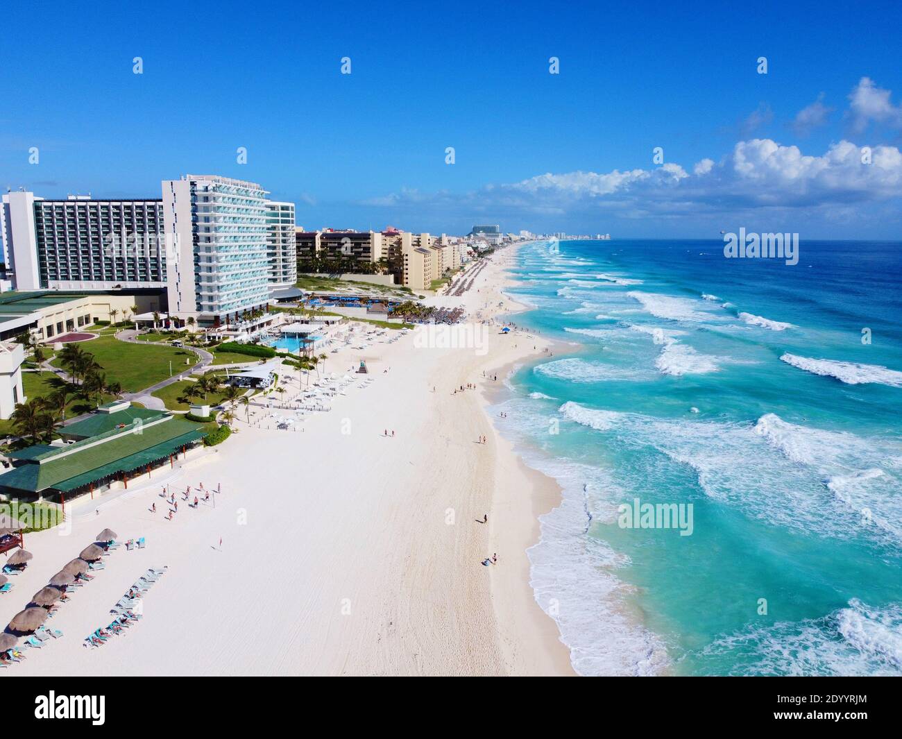 Cancun beach and Seadust Cancun Family Resort, The Royal Islander ...