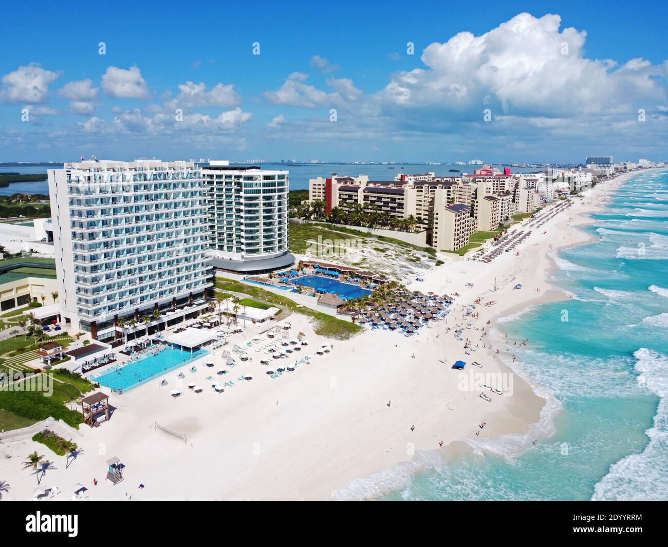 Cancun beach and Seadust Cancun Family Resort, The Royal Islander ...