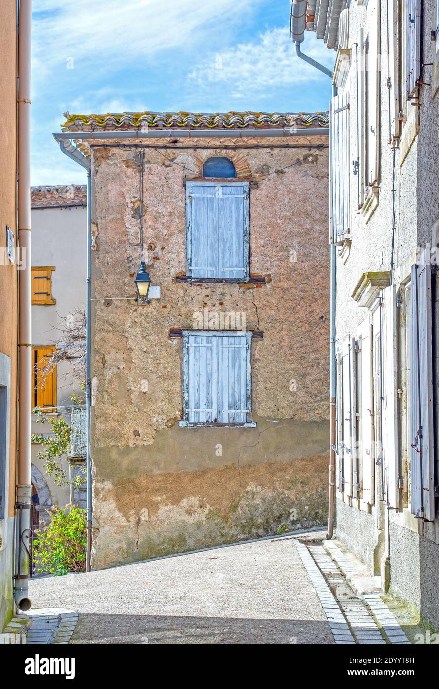 Rustic house and street in southern France Stock Photo - Alamy