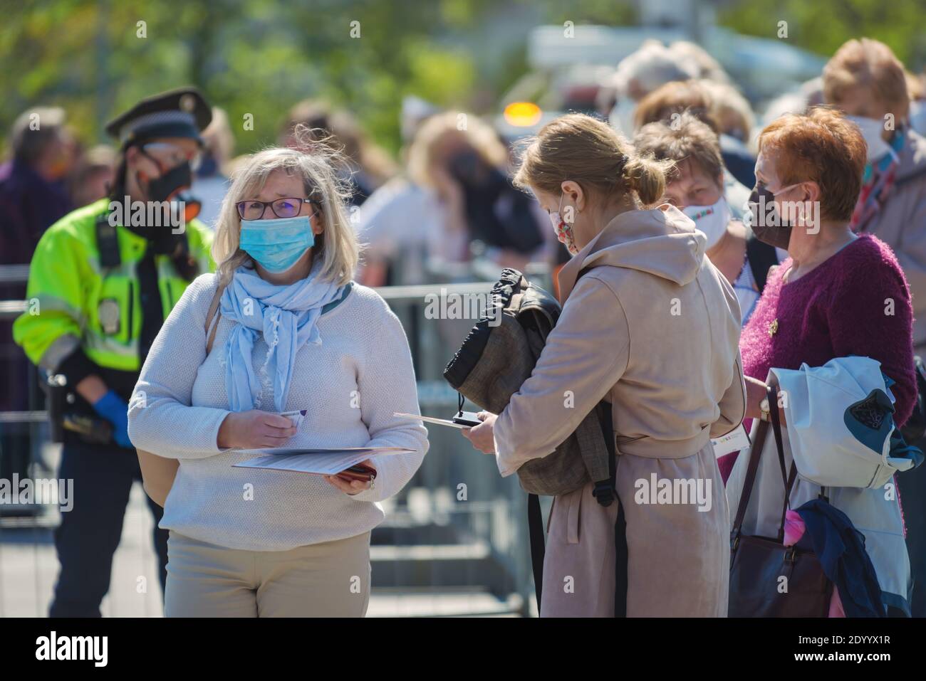 Queue testing hi-res stock photography and images - Alamy