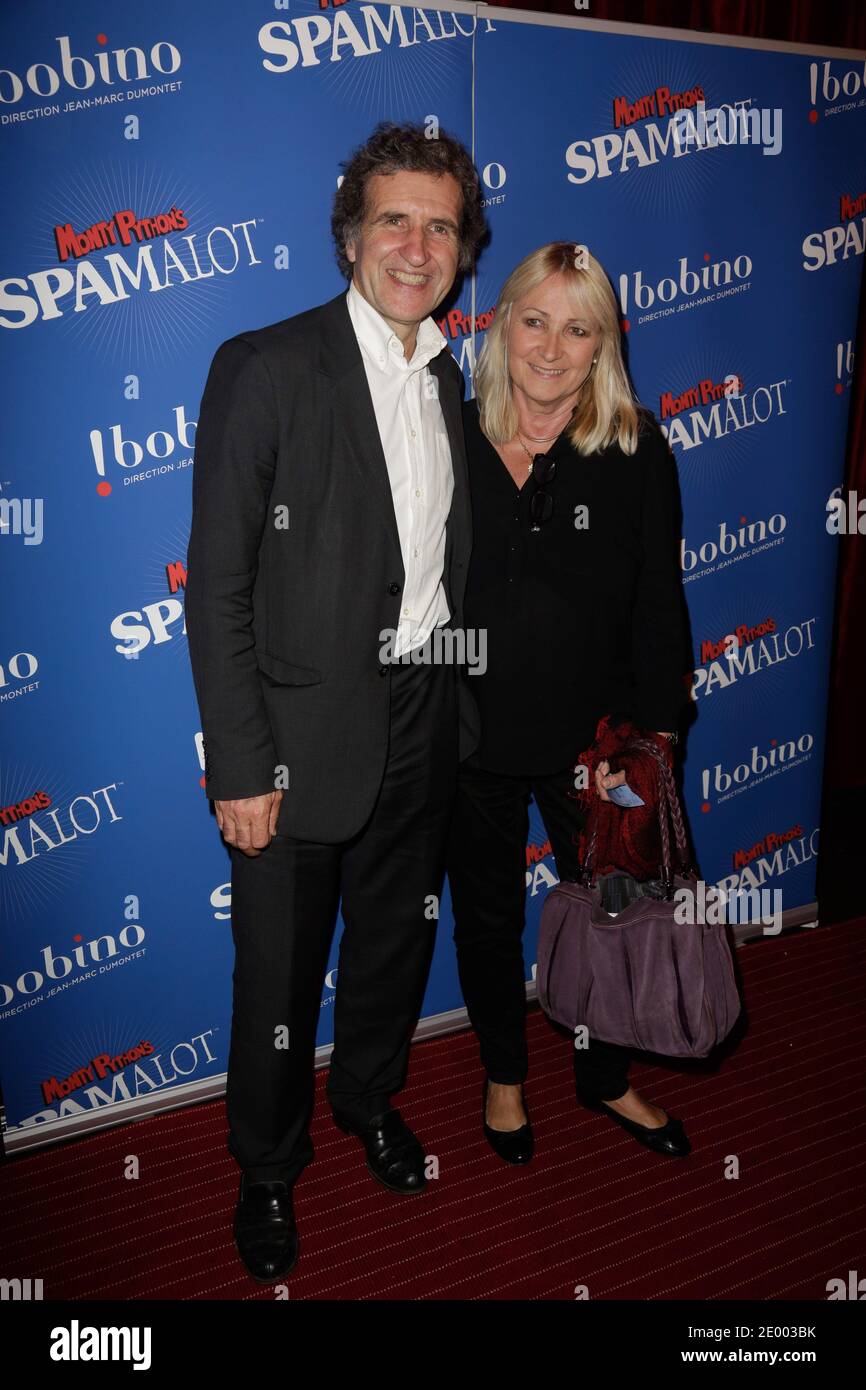 Julie presentatrice hi-res stock photography and images - Alamy