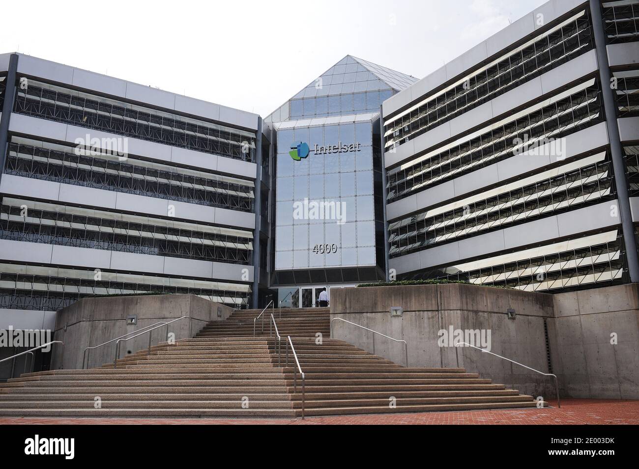 Intelsat 3 hi-res stock photography and images - Alamy