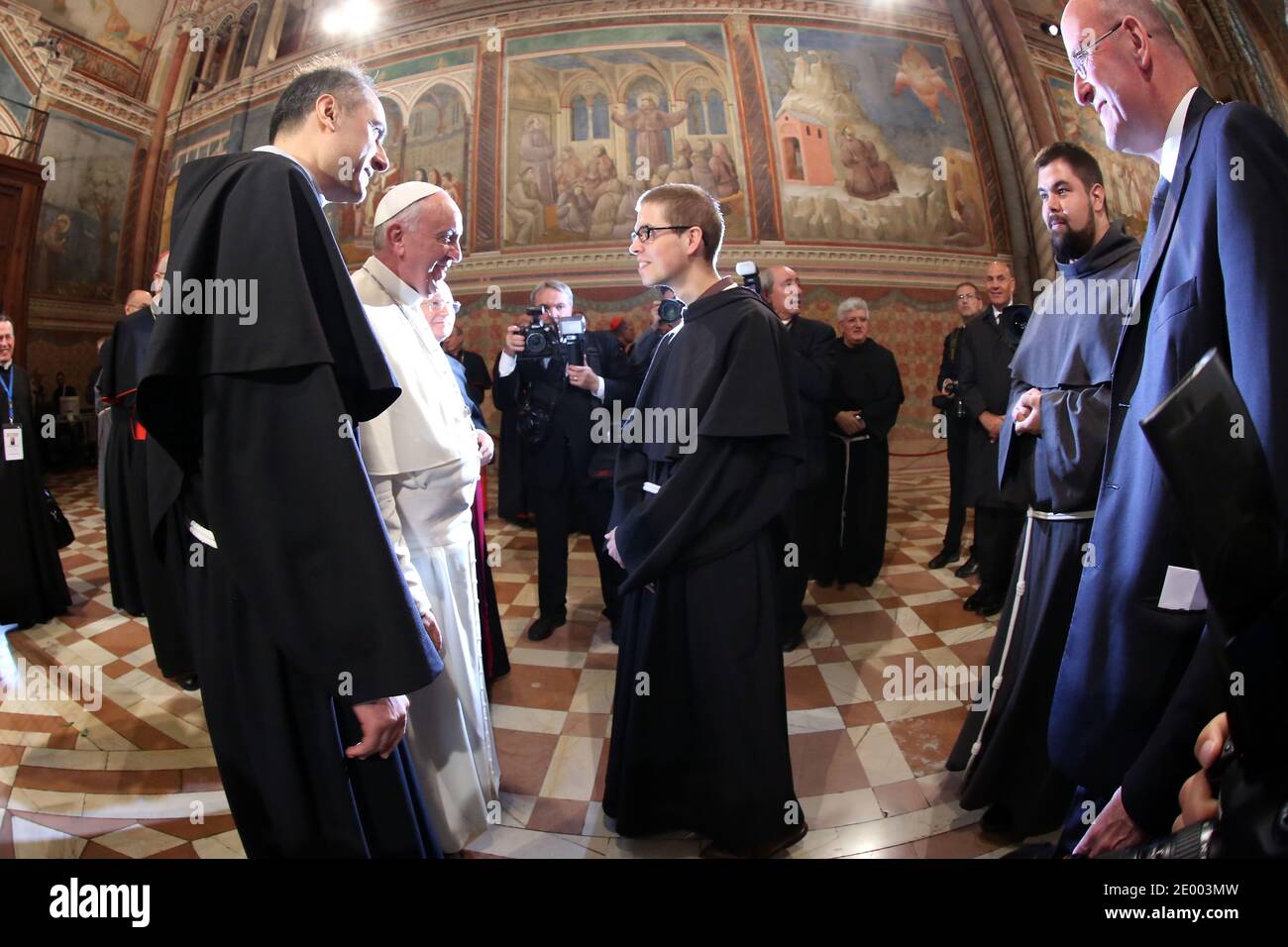 Pope Francis makes a pilgrimage to the hillside town of Assisi , Italy ...