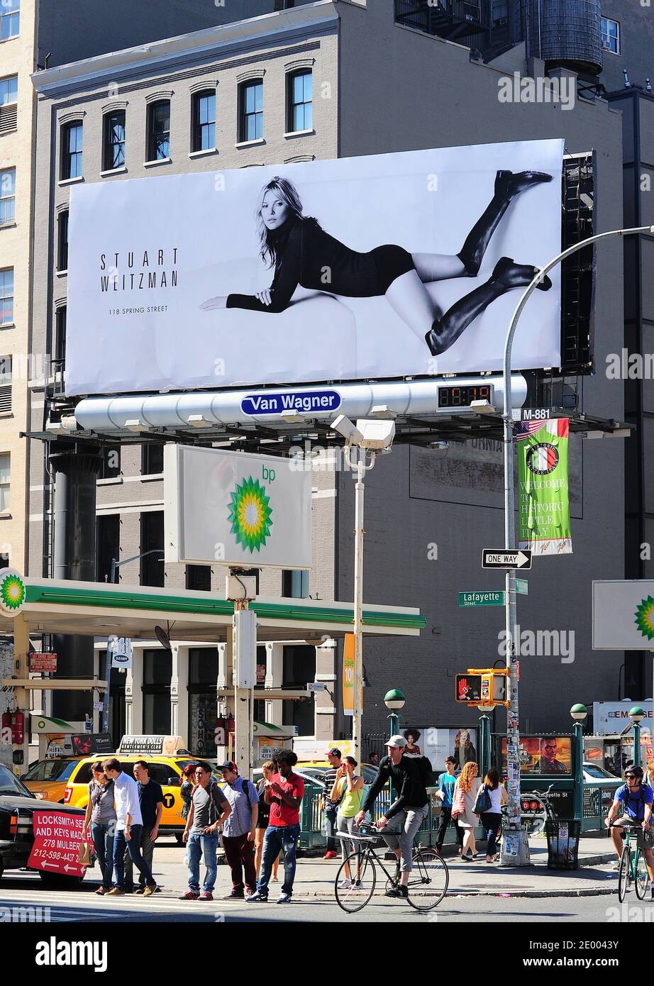 British Top Model Kate Moss on Ad Campaign "Stuart Weitzman" on a ...