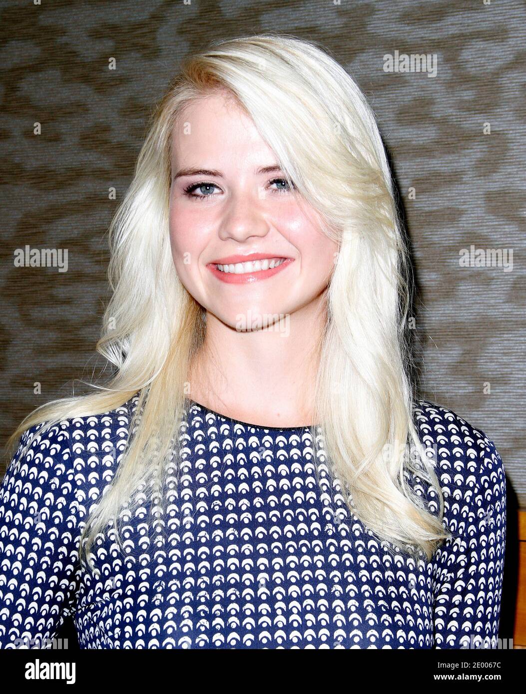 Elizabeth smart hi-res stock photography and images - Alamy