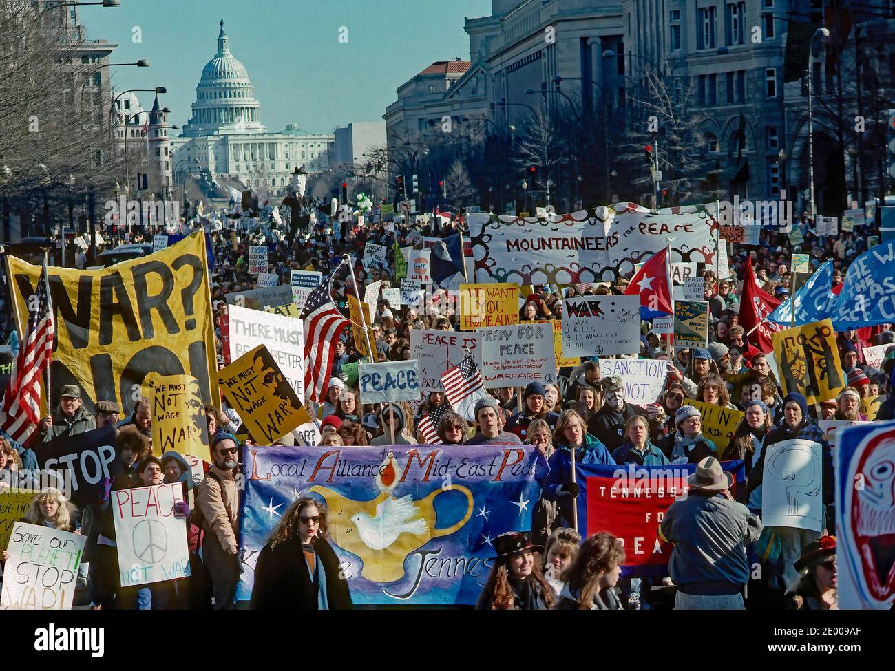 Gulf war 1991 protest hi-res stock photography and images - Alamy