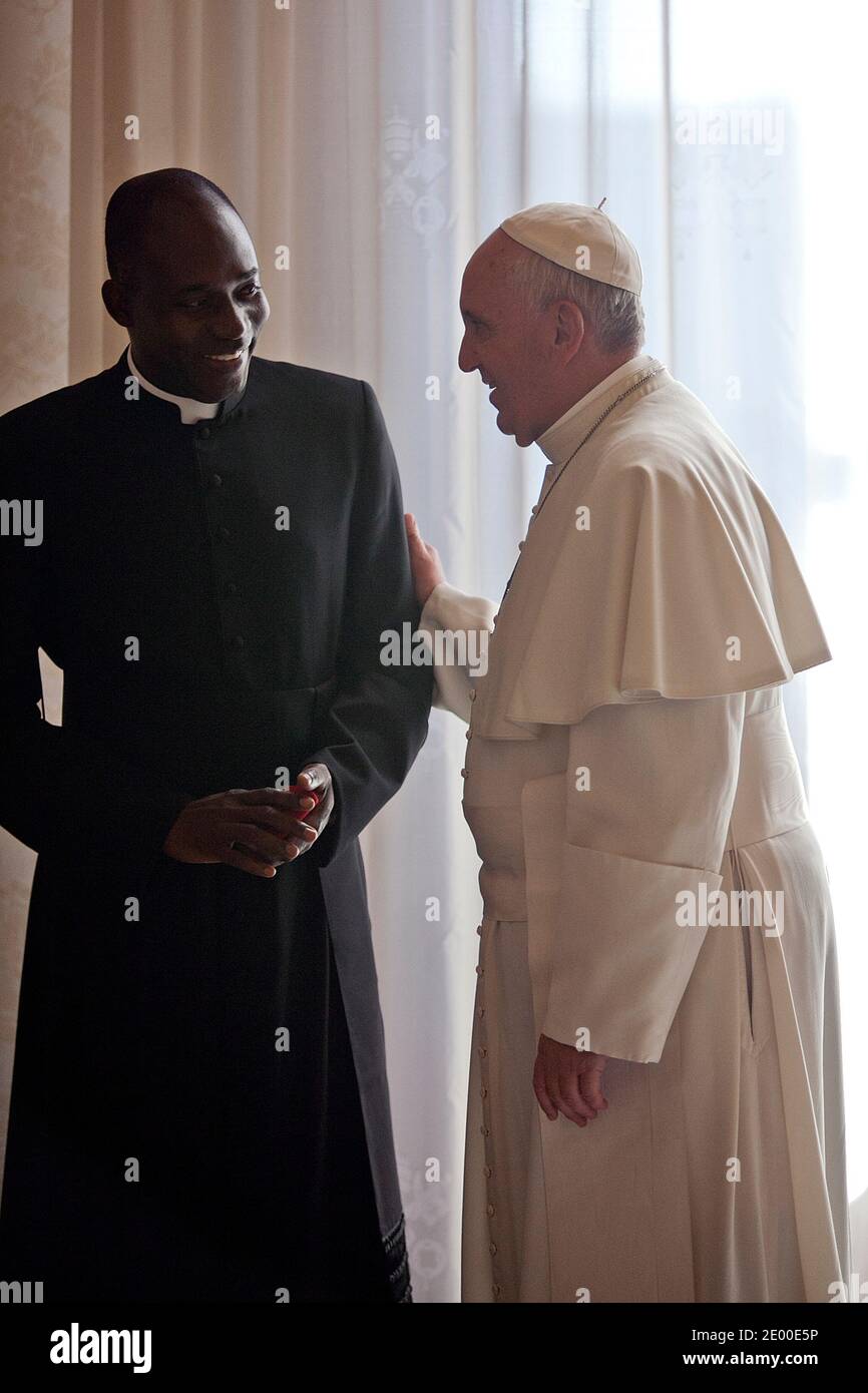 Pope Francis meets with Cameroon's President Paul Biya at the Vatican ...