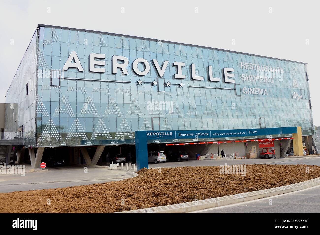 Aeroville hi-res stock photography and images - Alamy
