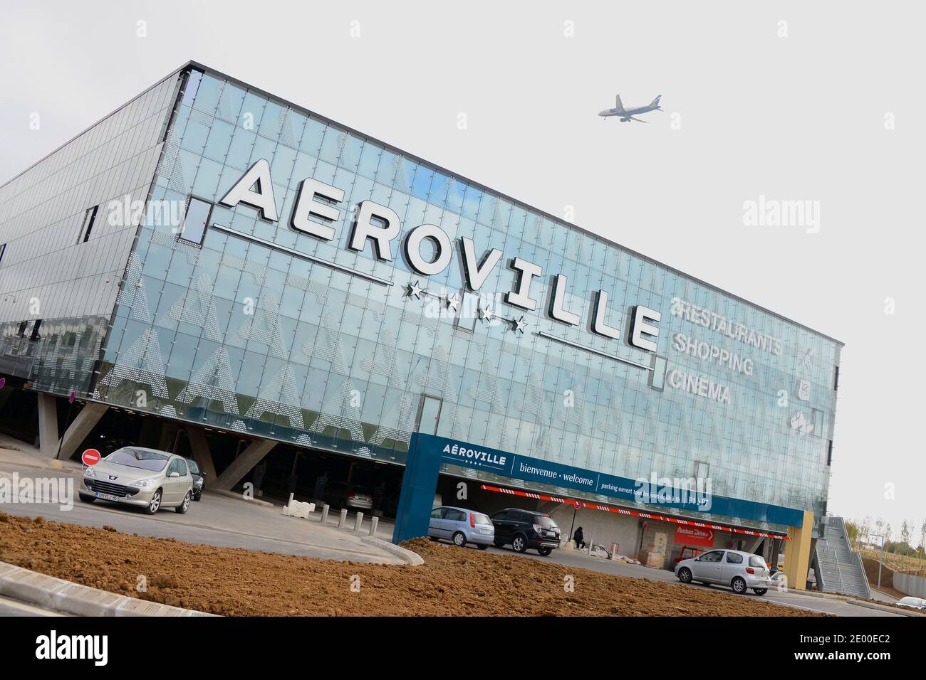 Aeroville hi-res stock photography and images - Alamy