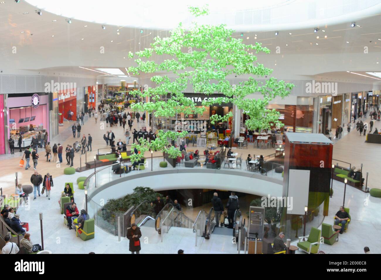 Aeroville hi-res stock photography and images - Alamy