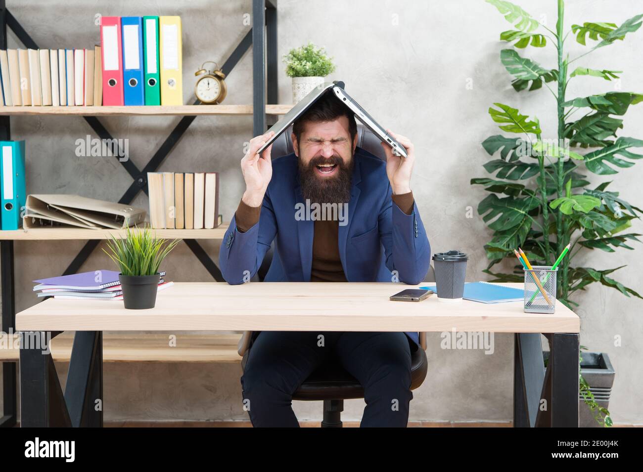 Stressful work environment hi-res stock photography and images - Alamy