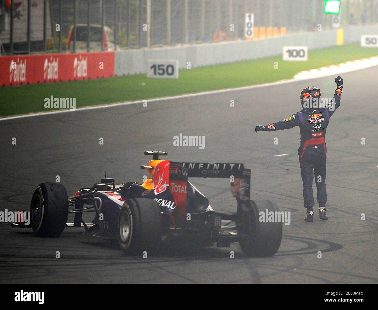 Sebastian vettel india 2013 hi-res stock photography and images - Alamy