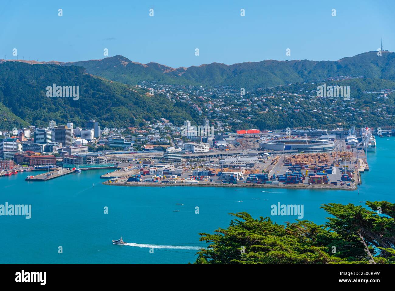 Wellington dock crane hi-res stock photography and images - Alamy