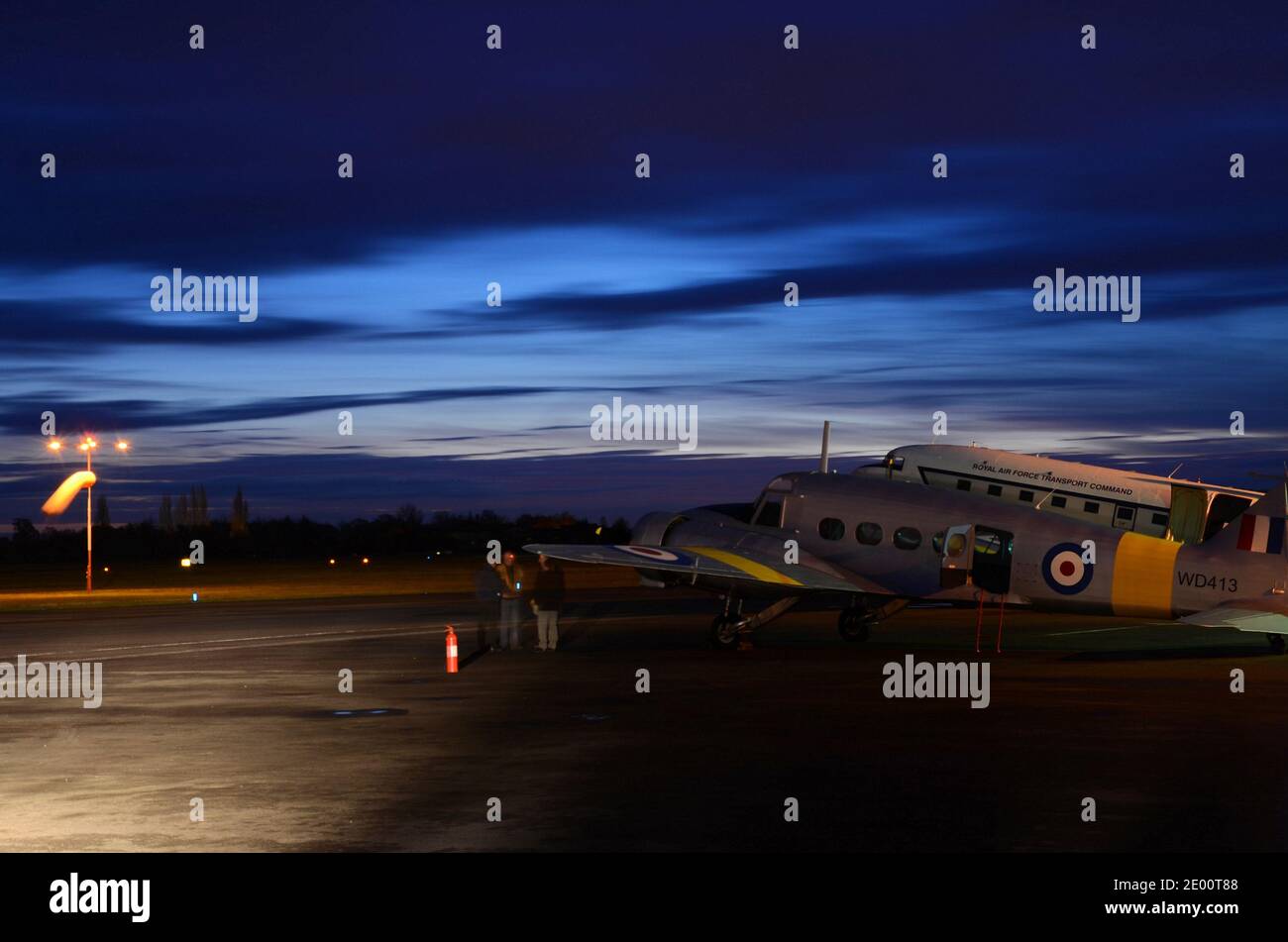 Ww2 airbase hi-res stock photography and images - Alamy