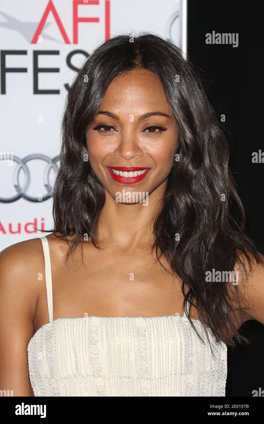 Zoe Saldana arrives to the premiere of Out Of The Furnace in Hollywood ...