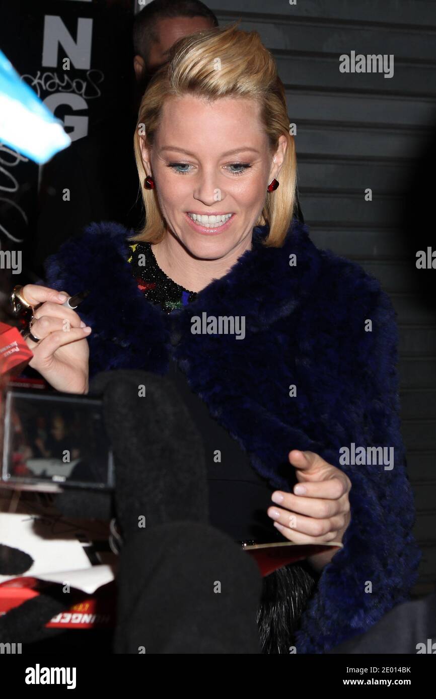 Actress elizabeth banks attends hunger hi-res stock photography and ...