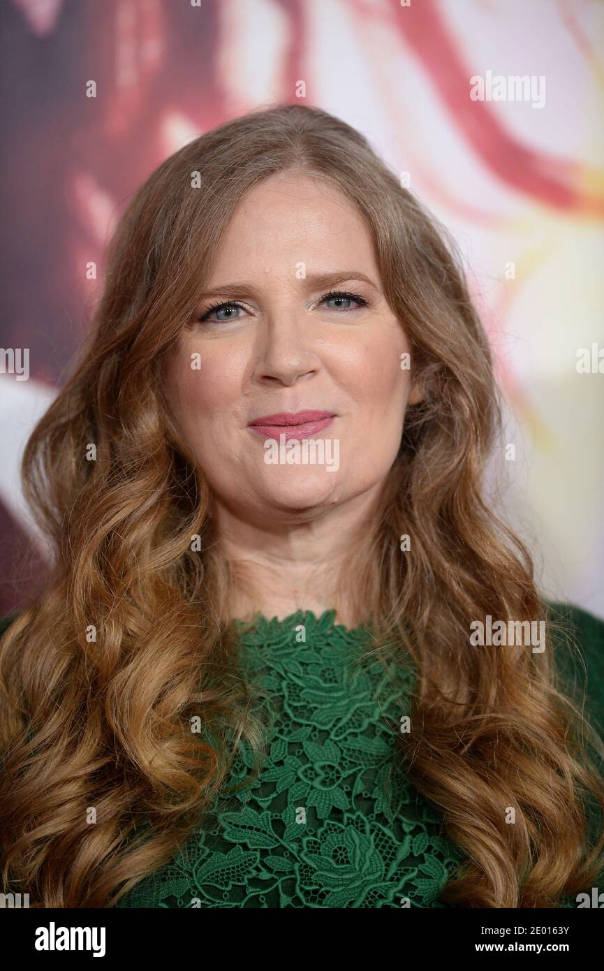 Suzanne collins hunger hi-res stock photography and images - Alamy