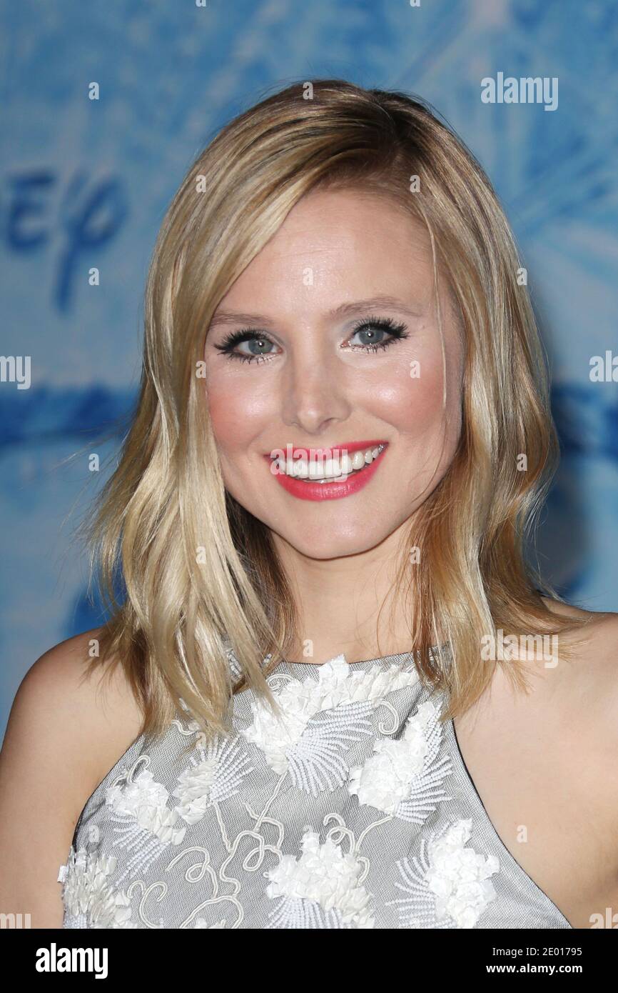 Kristen Bell arrives at the premiere for the film Frozen held at The El ...