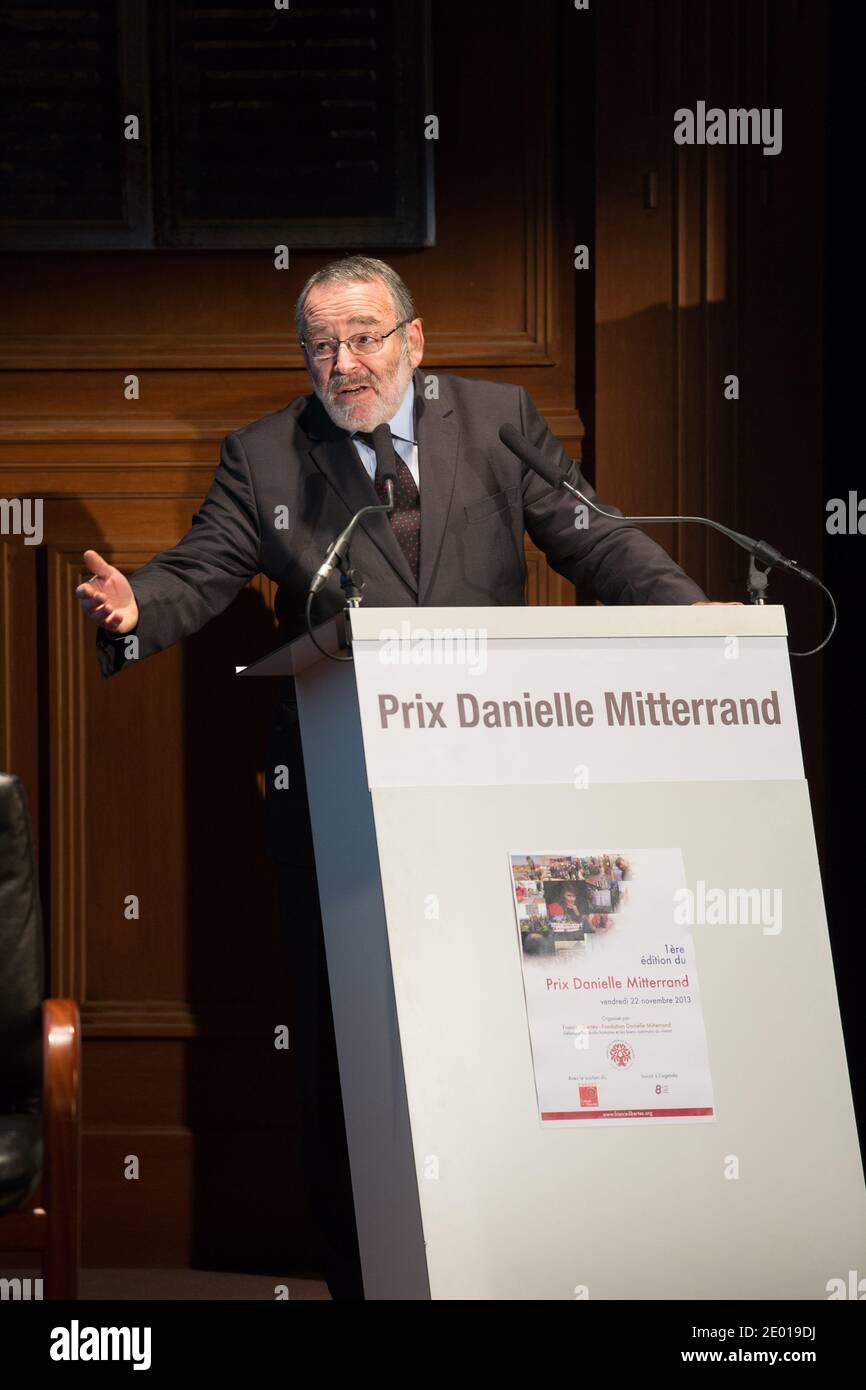 Daniel Marcovitch pictured speaking during the "Prix Danielle ...