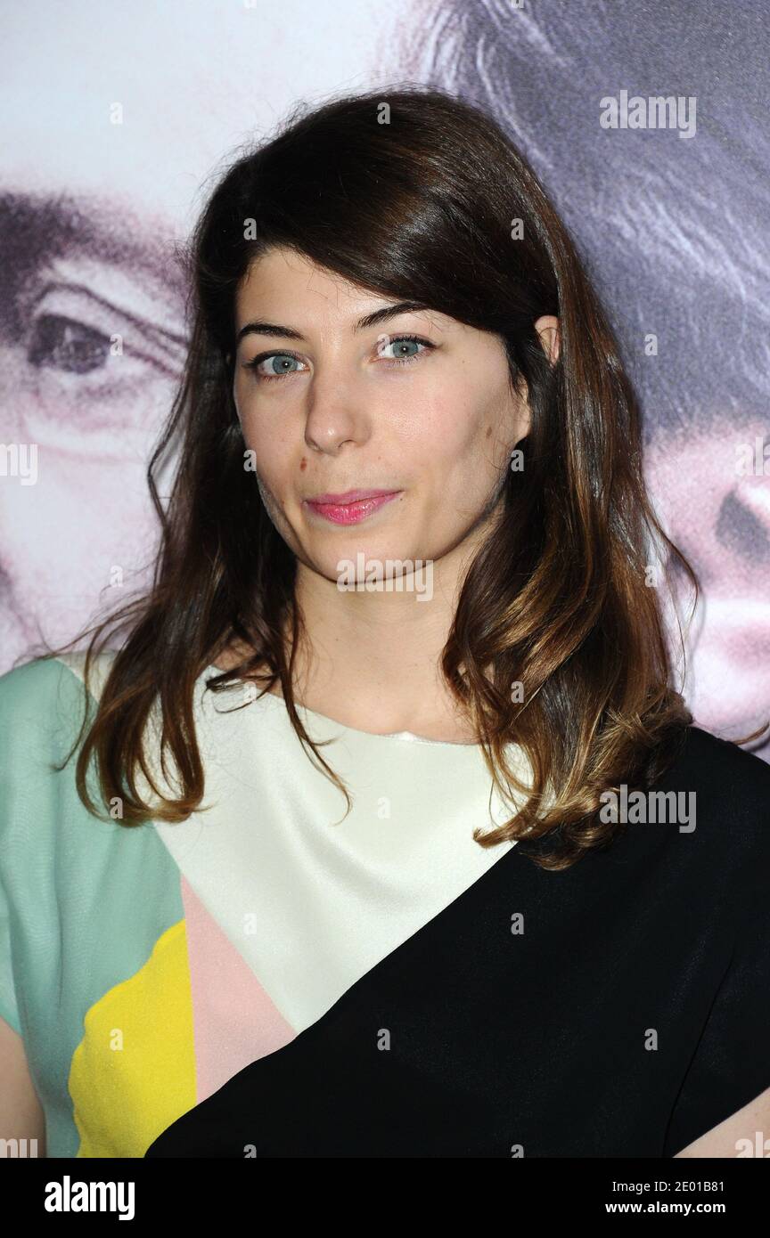 Anne Metzler (wearing Antonia Goy) attending the premiere of 'Avant l ...