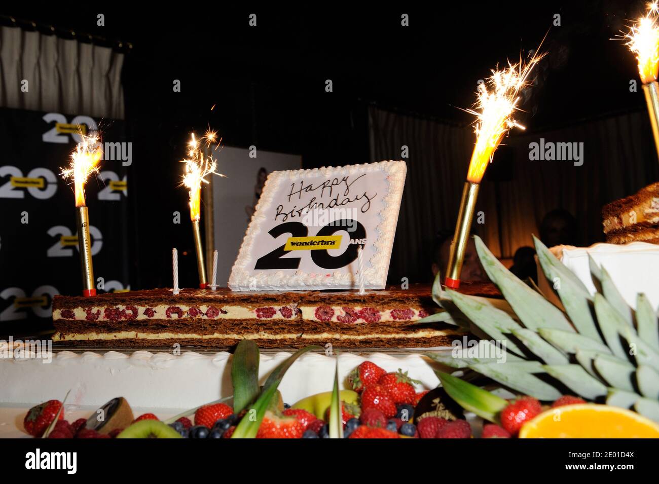 Le tres honore hi-res stock photography and images - Alamy