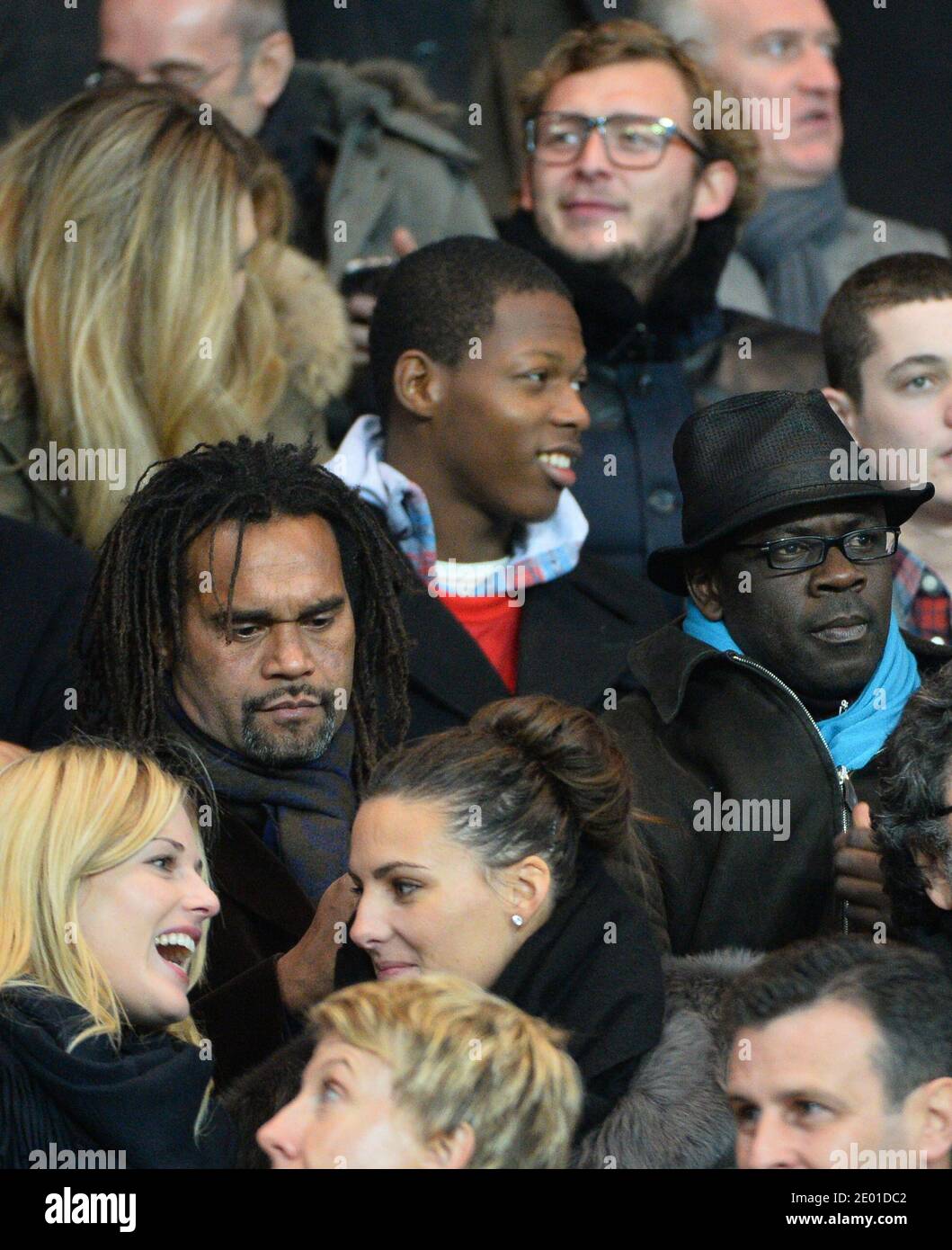 Group of celebrites hi-res stock photography and images - Alamy