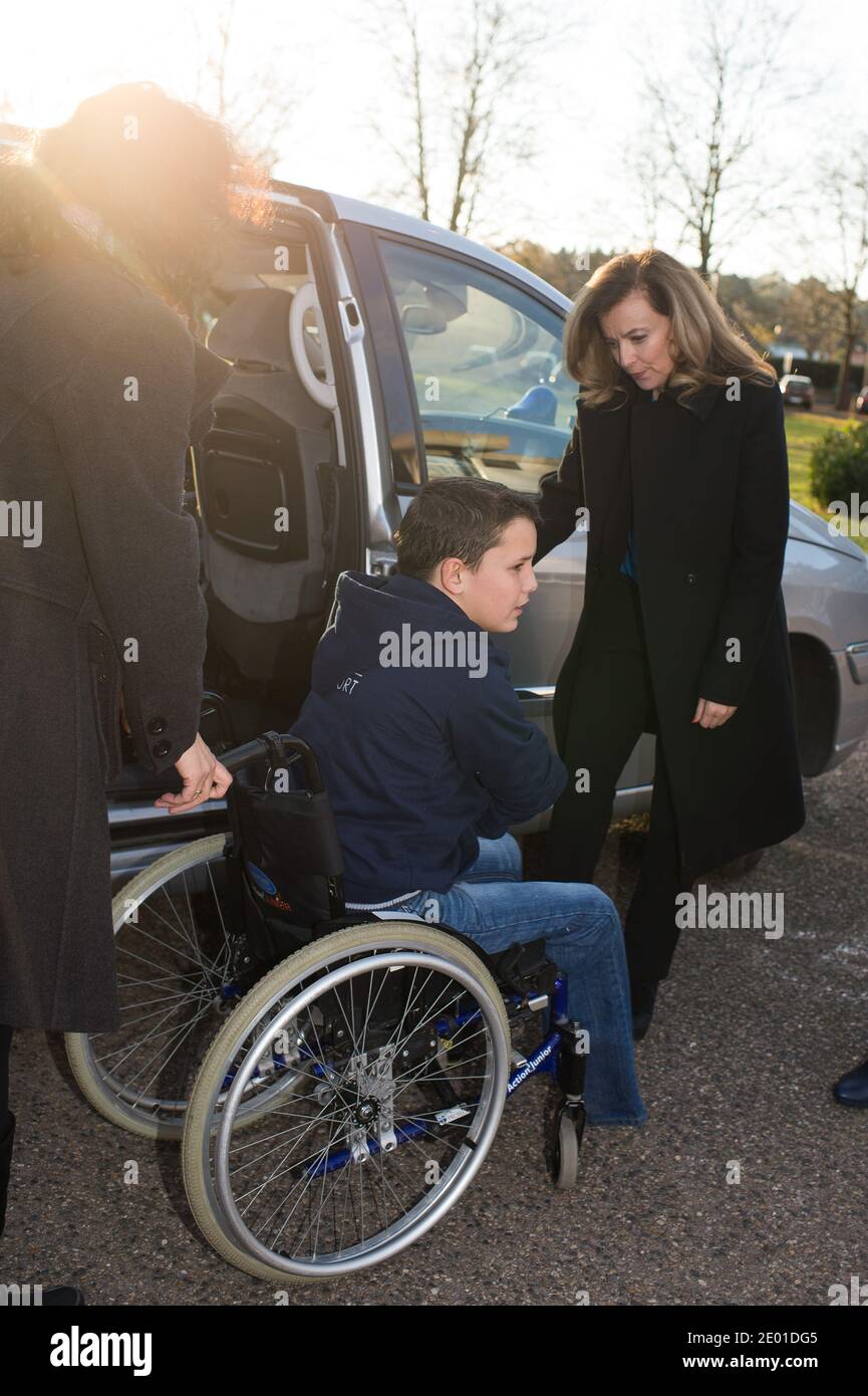 Valerie Trierweiler and Marie Arlette Carlotti meet four members ...