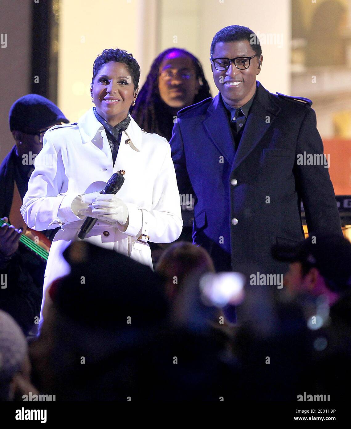 Toni Braxton and Baby Face sing during the Pre-Tape of the Christmas ...