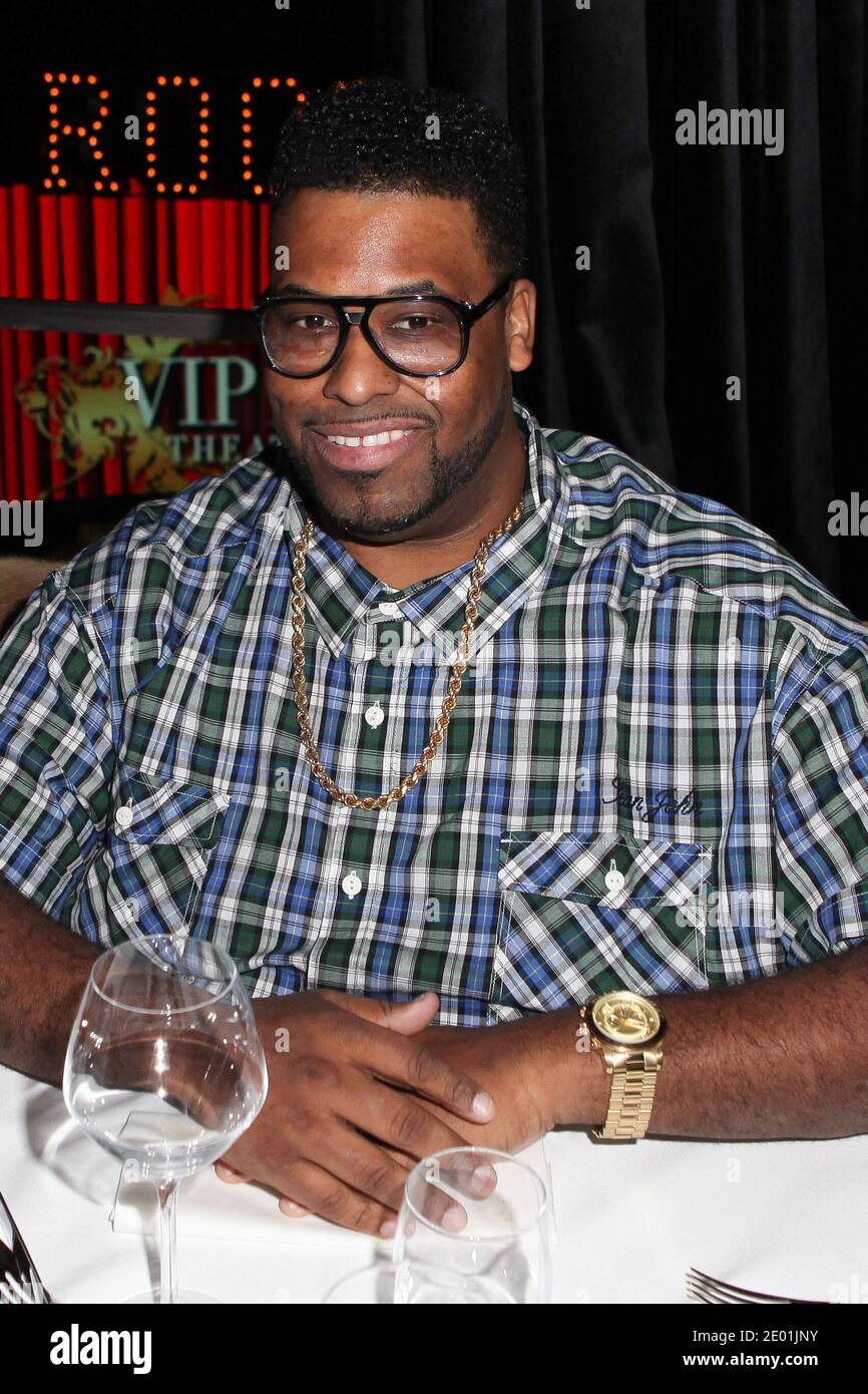 Big Ali attending the 'Ce Soir Je Dine Avec' 2 mains rouges charity ...