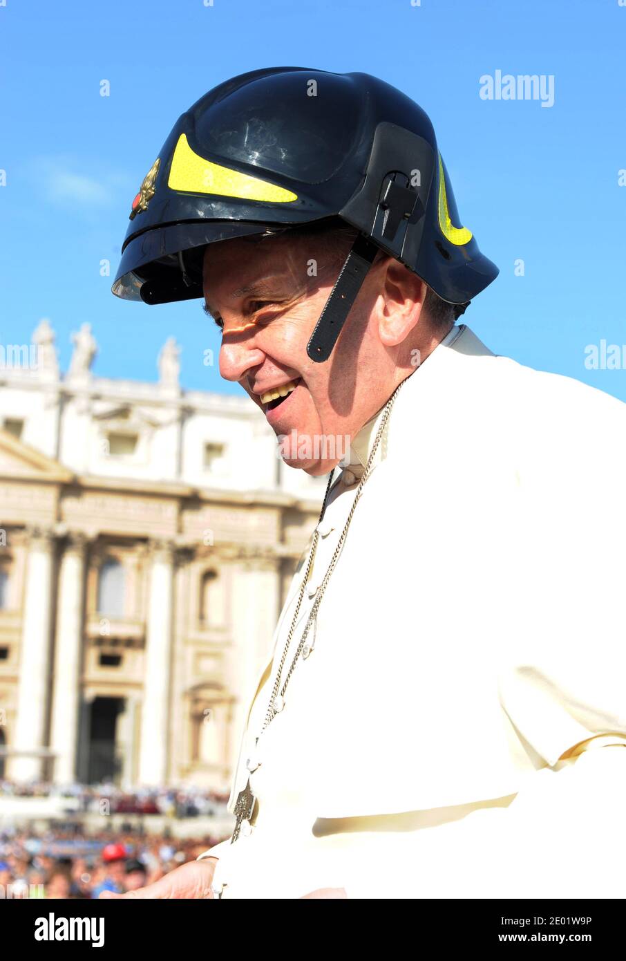 Vatican firefighter hi-res stock photography and images - Alamy