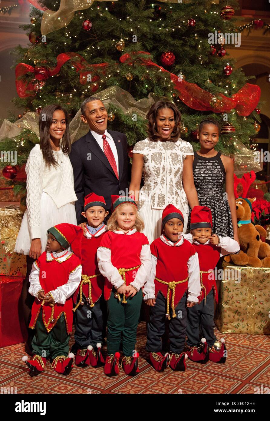 President Barack Obama, first lady Michelle Obama, and daughters Malia ...