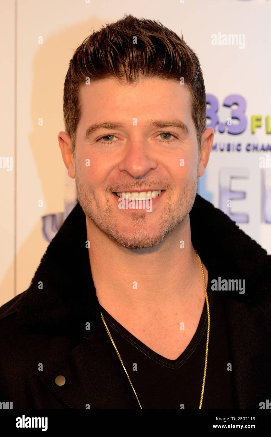 Robin Thicke attends 93.3 FLZ's Jingle Ball 2013 at Tampa Bay Times ...