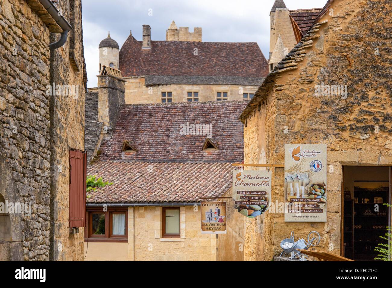 View of the Chateau Castle Beynac from the village Beynac-et-Cazenac ...