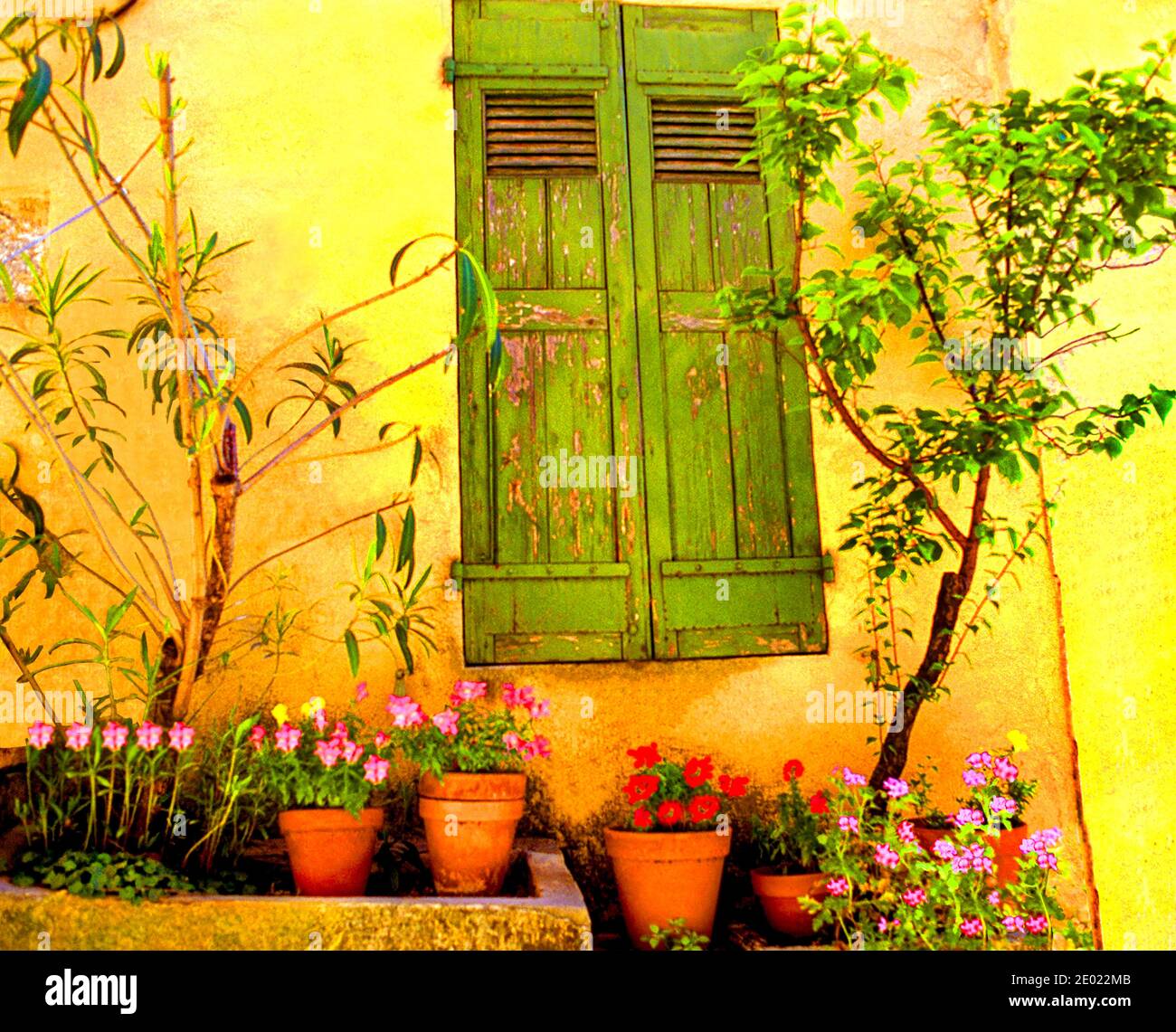 Green Shutters in La Cadiére d'Azur in Provence, France Stock Photo - Alamy