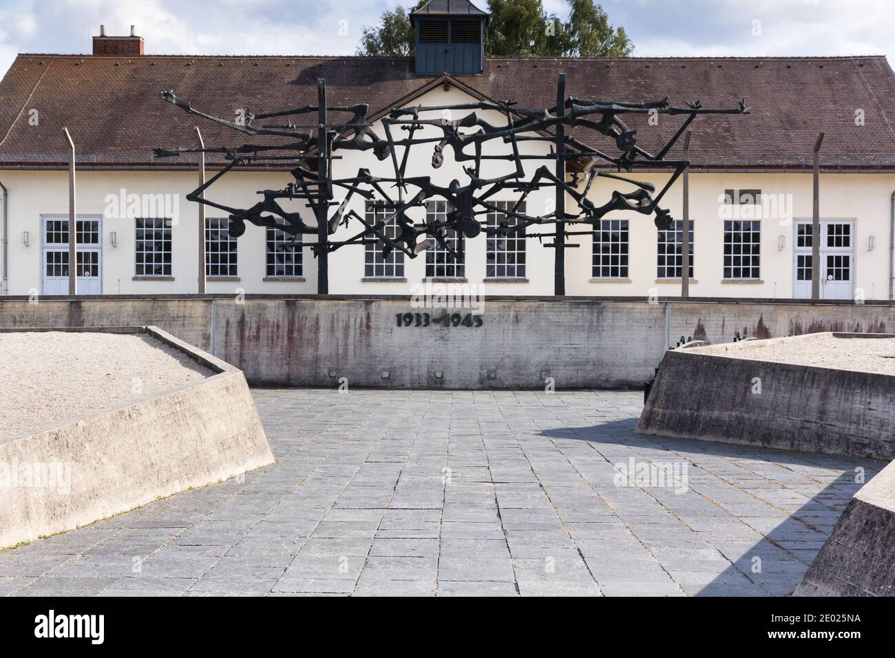 Memorial Sculpture of skeletal figures by Yugoslavian artist Nandor ...