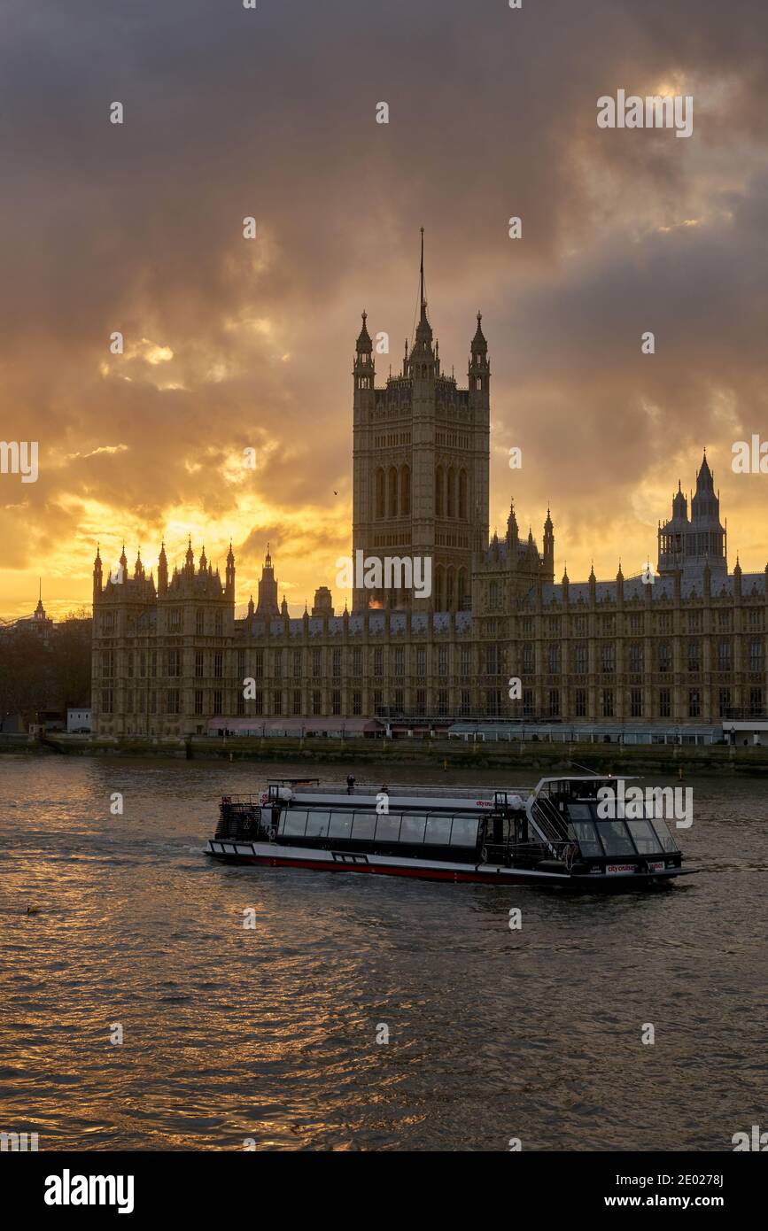 palace of westminster parliament building london Stock Photo - Alamy