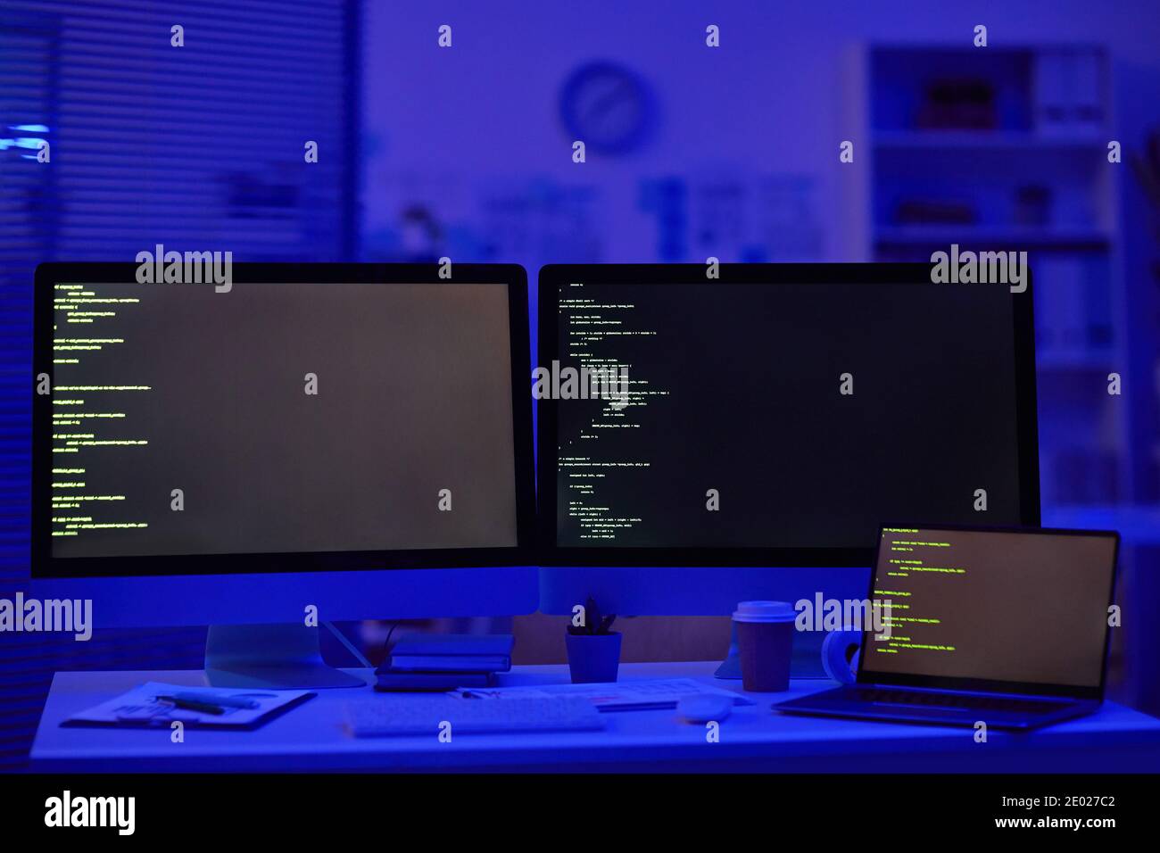 Professional programmer hi-res stock photography and images - Alamy