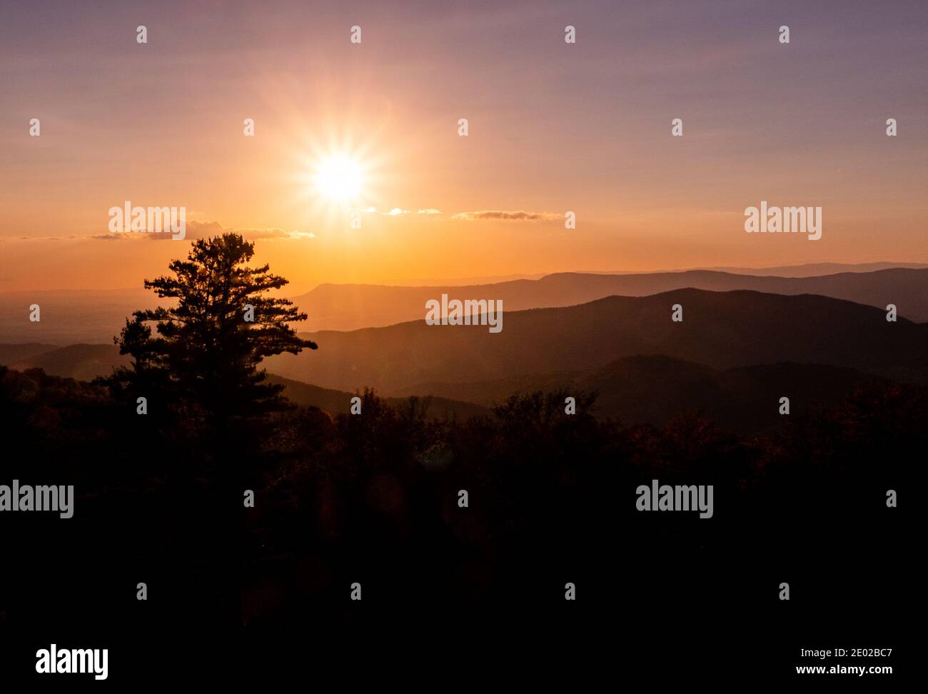 Mountains sunset virginia hi-res stock photography and images - Alamy