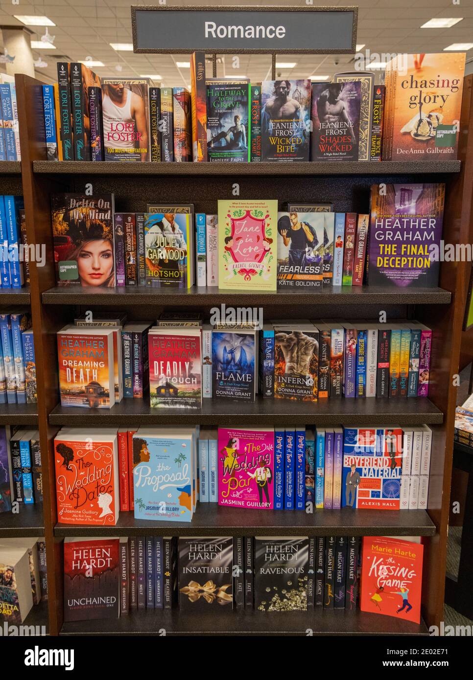 books on shelves, Barnes and Noble, USA Stock Photo - Alamy