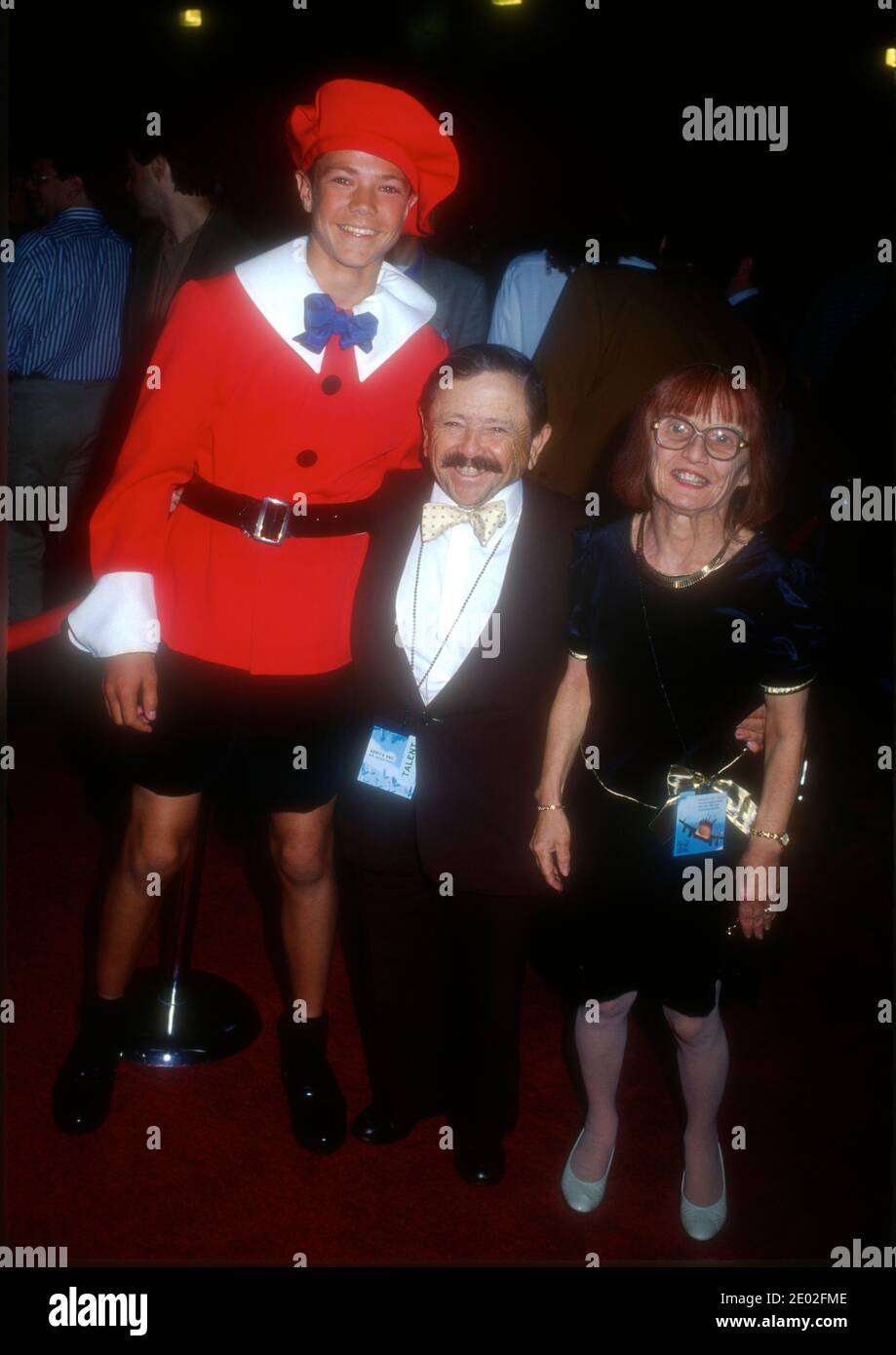 Los Angeles, California, USA 29th April 1996 Actor Jerry Maren and wife ...