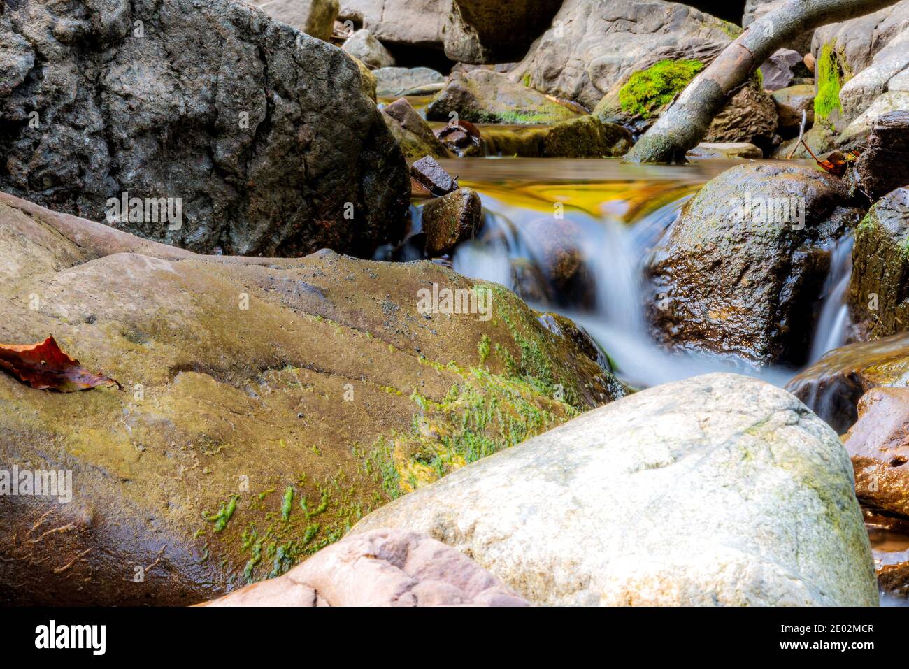 Long shot river flowing down hi-res stock photography and images - Alamy