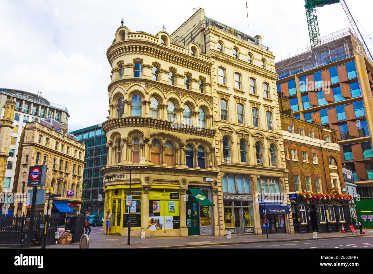 Queen Victoria Street and Cannon Street junction,Roads in the City of ...