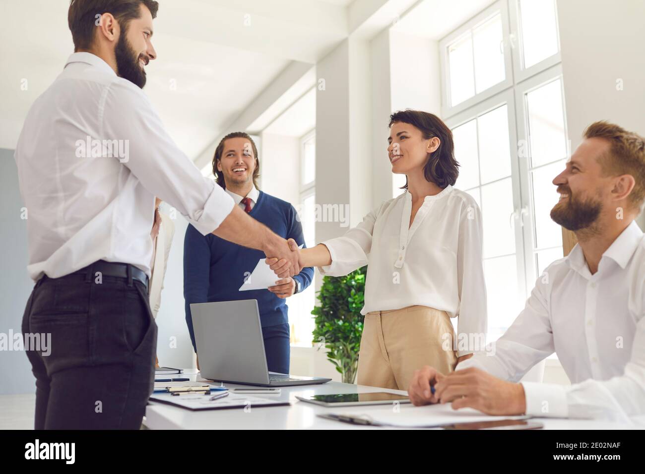 Customer confidence hi-res stock photography and images - Alamy